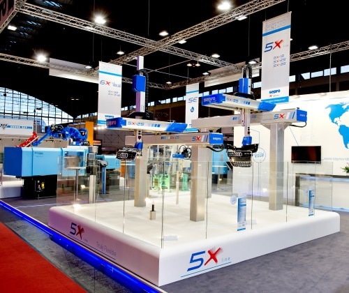 Discover the leader in robots dedicated to plastic injection - Sepro ...